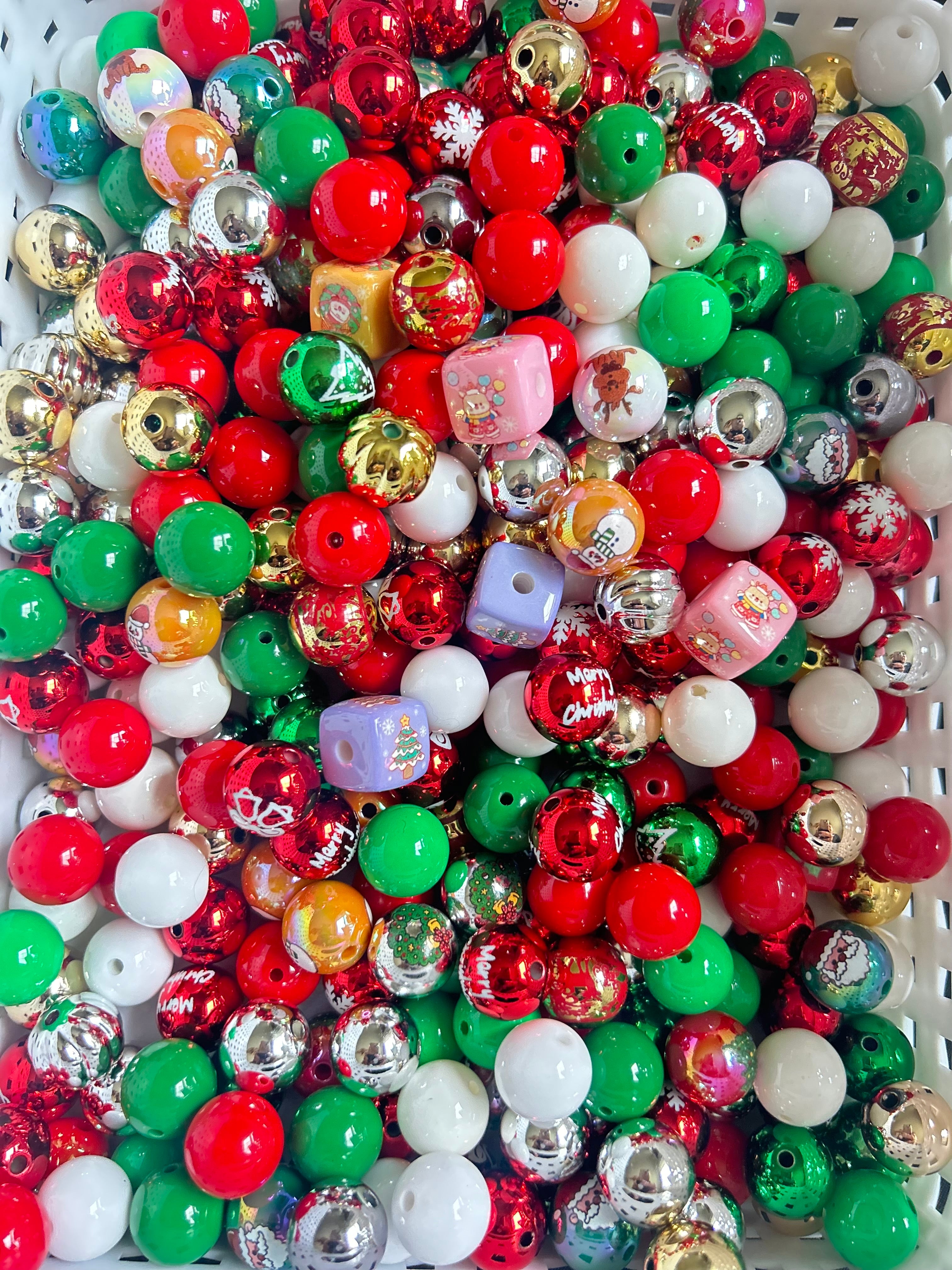 New 16mm Christmas Mix Acrylic Beads – Vinyl Fusion