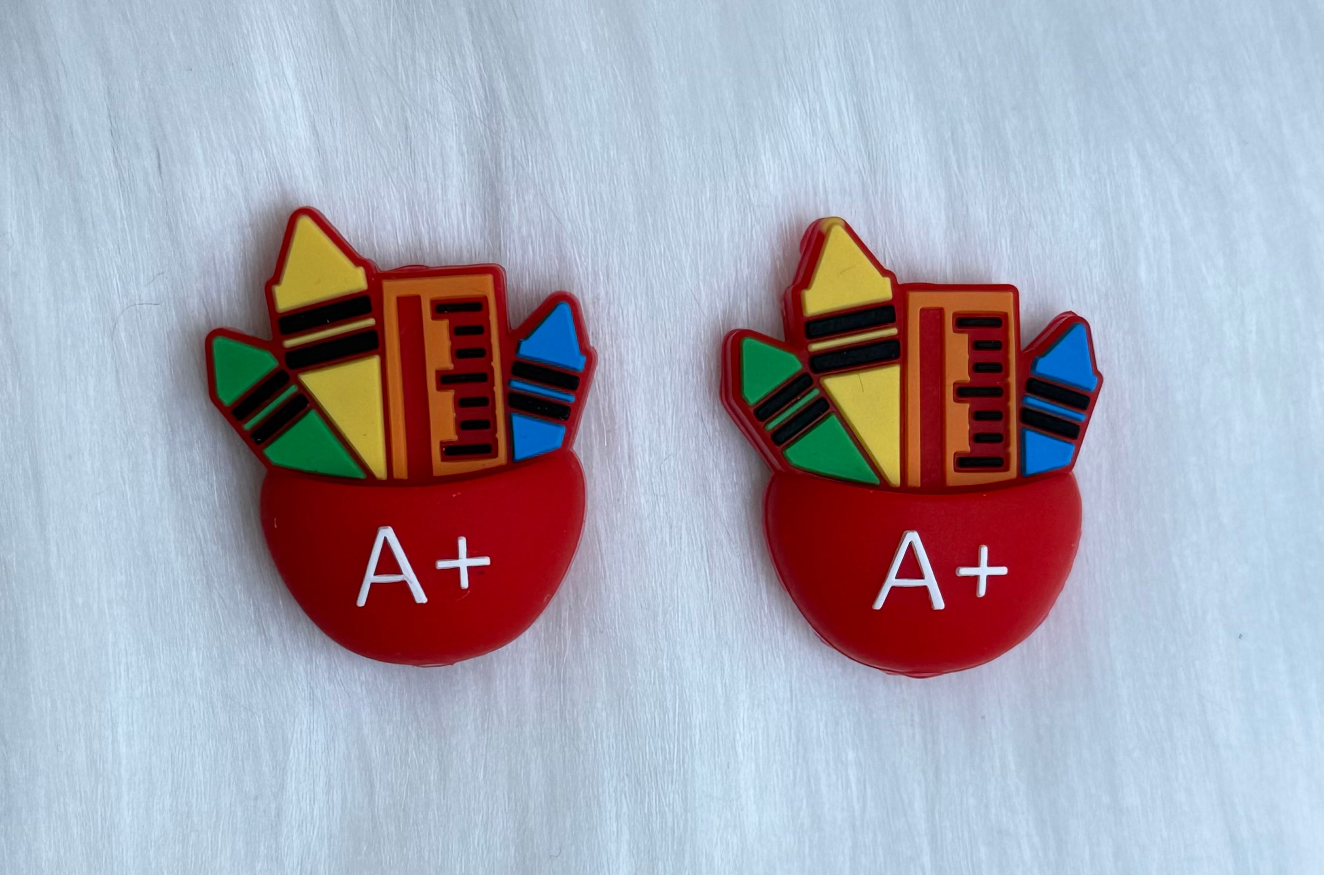 3D Crayon Apple Focal Bead – Vinyl Fusion